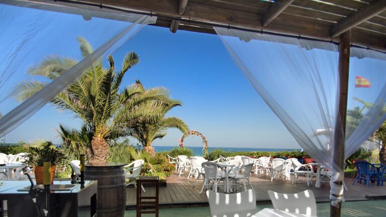 Descubre los mejores Beach Clubs en Mojácar | Todo el ocio